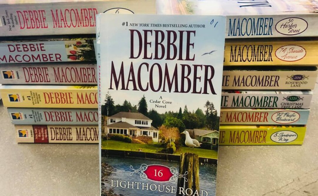 Cedar Cove Series | CHOOSE YOUR TITLE | Debbie Macomber | Romance ...