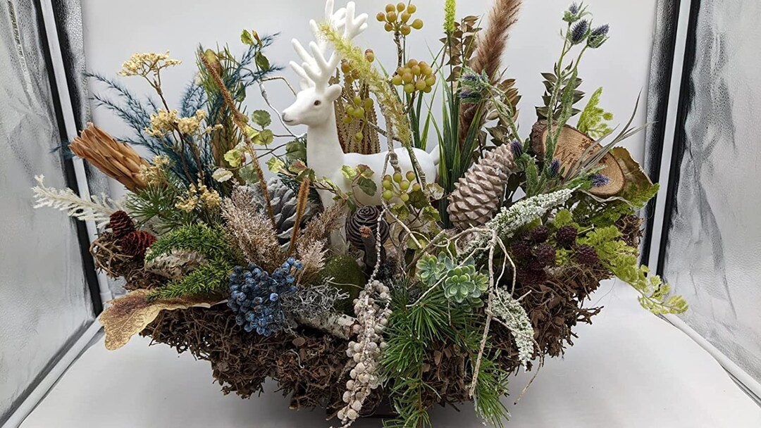 Winter Arrangement Table Arrangement Deer Cone Thistle Heather Berries ...
