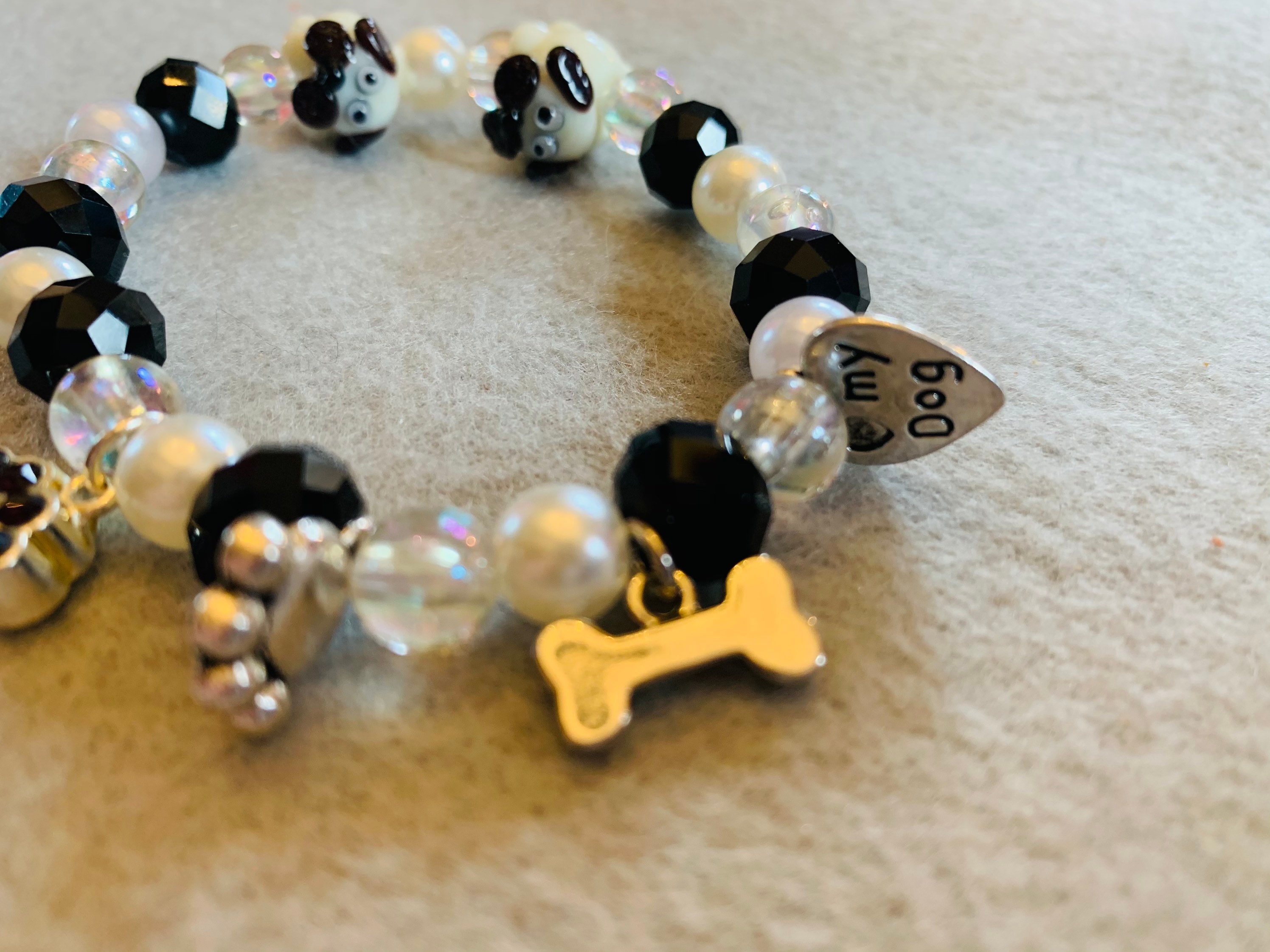 Pulsera con cuentas de perro pug/ perro con encantos | Etsy