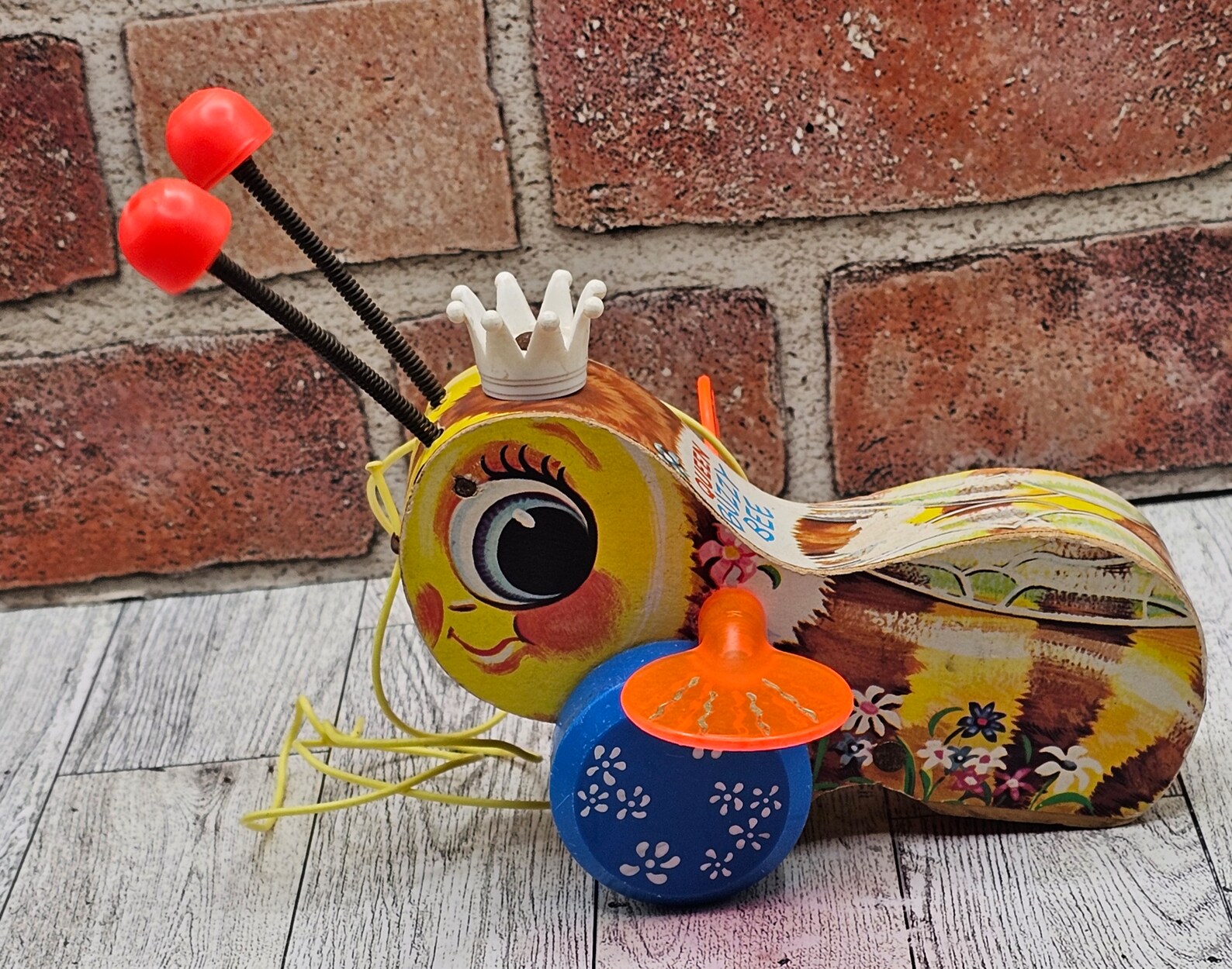 Vintage Fisher-price Queen Buzzy Bee 444 Toy Wood Body Great Condition ...