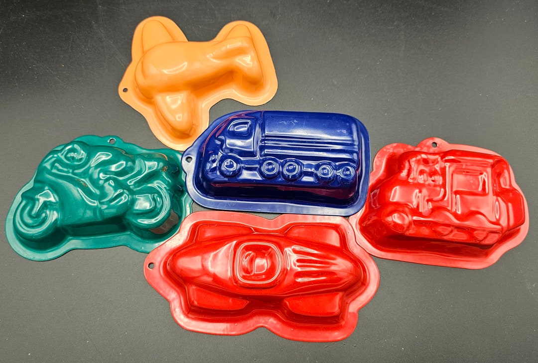 5 Mini Baking Pans All Different Shapes and Colors Car, Plane, Train ...