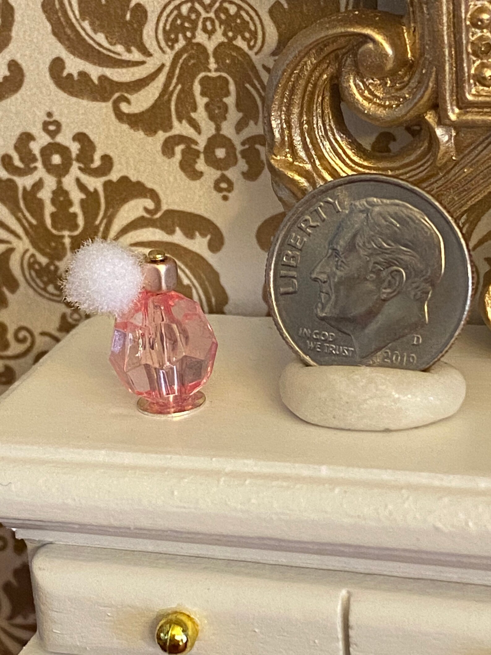 Miniature Ariana Grande Ari Perfume Replica in 1:12 Dollhouse Scale - Etsy
