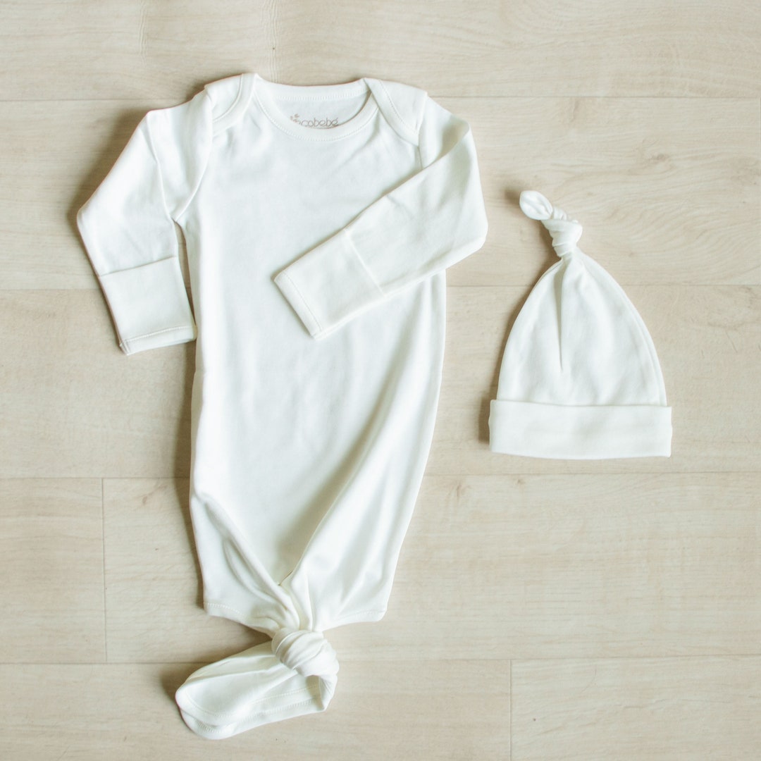 Organic Cotton Knotted Baby Gown Set With Hat, Neutral Baby Sleeper ...