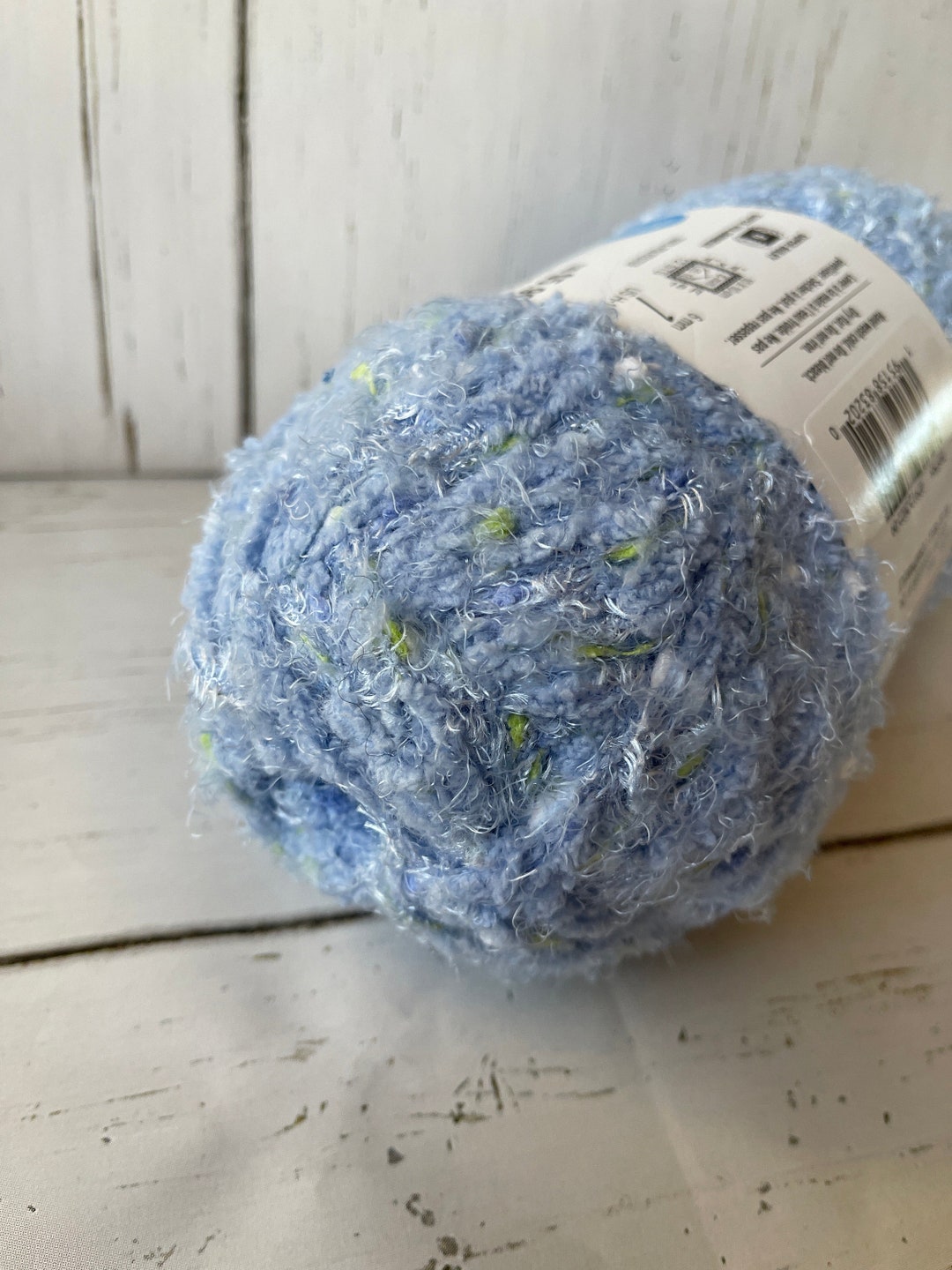 Cozy Boucle BLUE BELL YARN Loops & Threads - Etsy