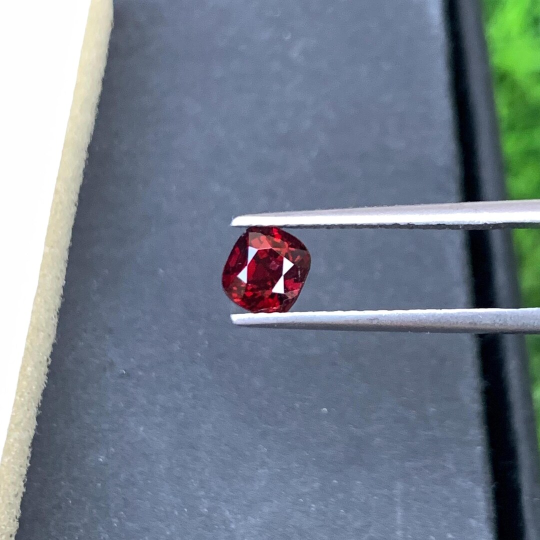 Blood Red Spinel, 5.10x4.70mm Cushion Cut Stone,minor Inclusion, Non ...