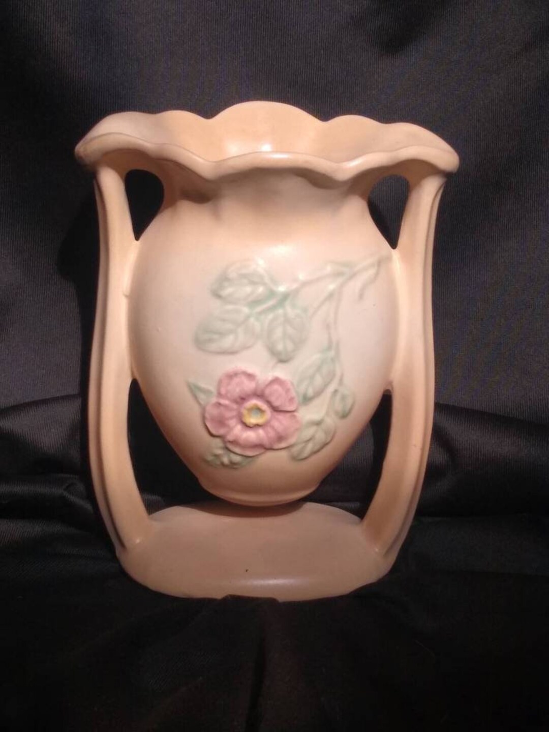 Vintage Hull Art Pottery - Solid Cream Color 8 1/2" Suspended Vase ...