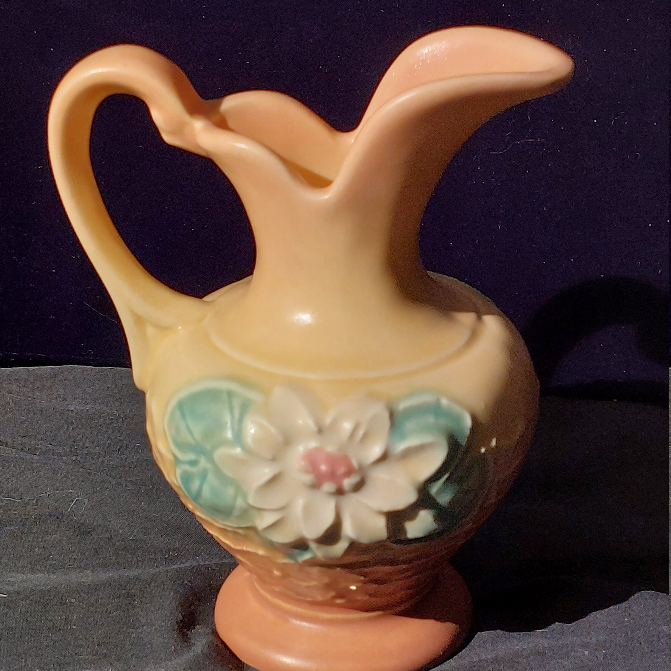 Vintage Hull Art Pottery - Water Lily Pattern #L-3 - Walnut and Apricot ...