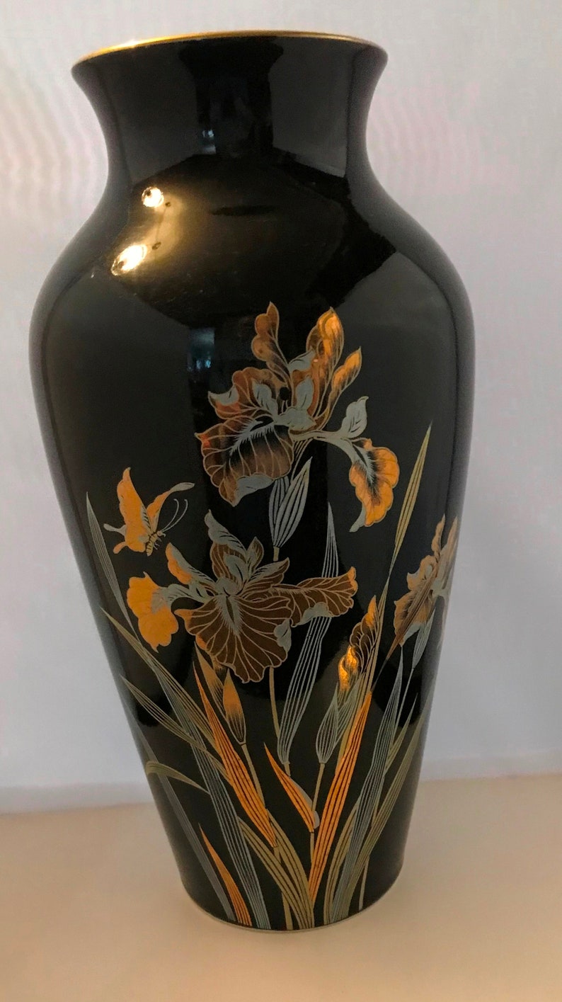 Shibata Japan Fine Porcelain Vase. Lustrous Black With Gold and Silver ...