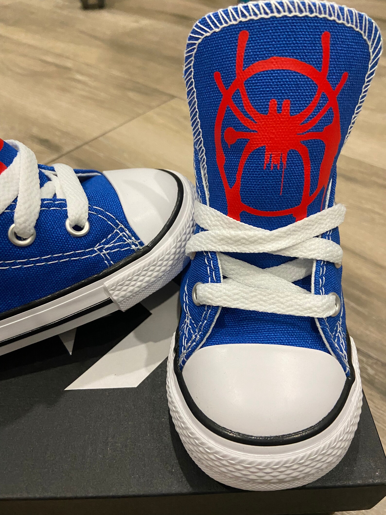 Spiderman Converse - Etsy