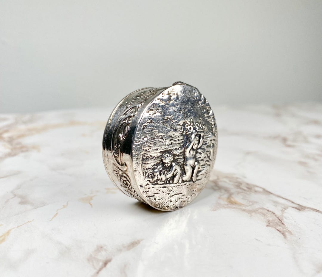 Antique Small Round Dutch Silver Pill / Trinket Box / Gift Box With ...