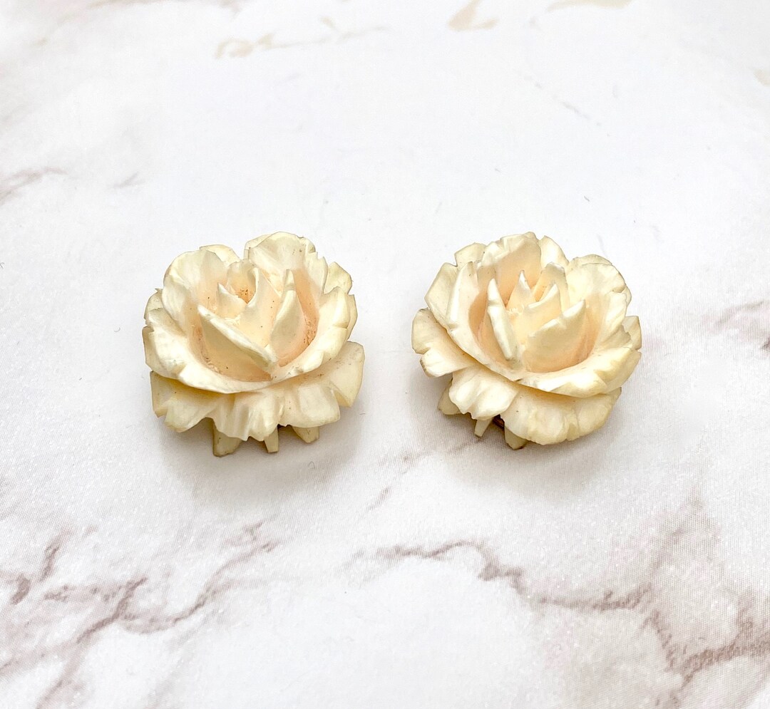 Large Vintage Off-white Carved Bone Rose 1950s Clip-on Earrings ...