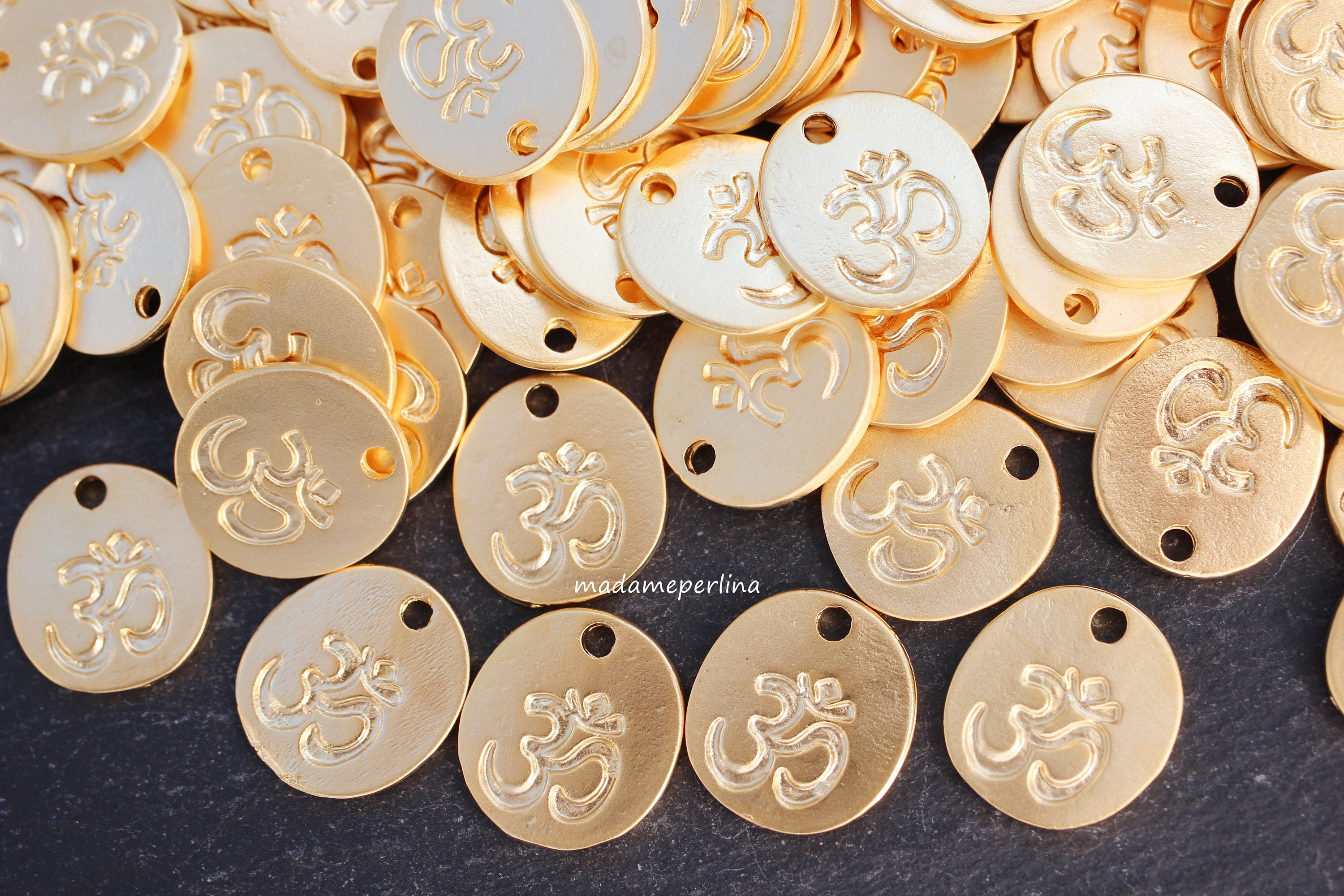 2 Om Pendants Coins 24K Matte Gold plated charms Om yoga Aum | Etsy