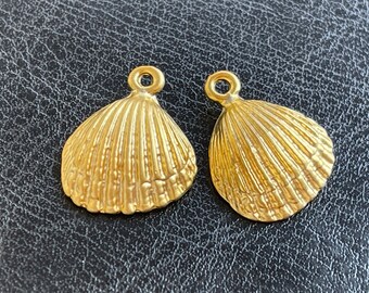 8x10mm 24k Shiny Gold Plated Mini Sea Shell Charm, Tiny Sea Shell Charm ...