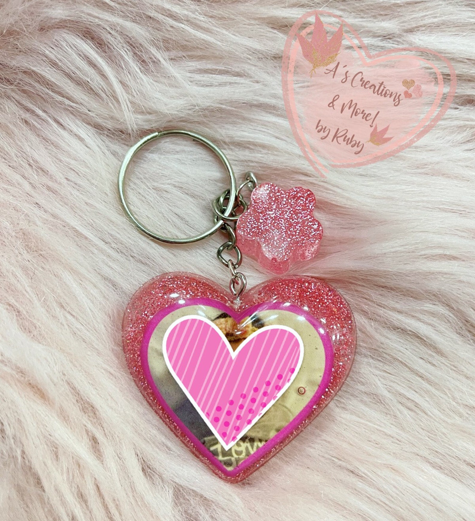 Heart picture keychain glitter resin personalized - Etsy.de