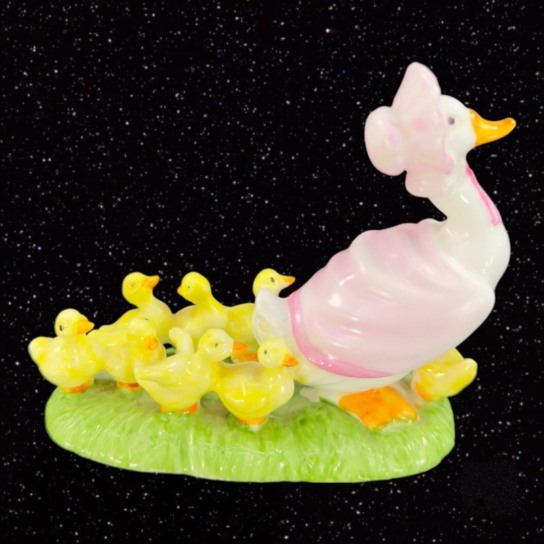 Omnibus Fine Bone China Porcelain Mama Duck With Babies Figurine 1983 ...