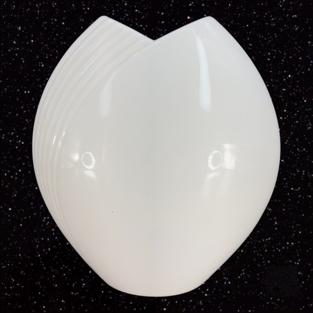 Christopher Stuart Vase Y1510 Tempest Bone China White Swirl Pattern ...