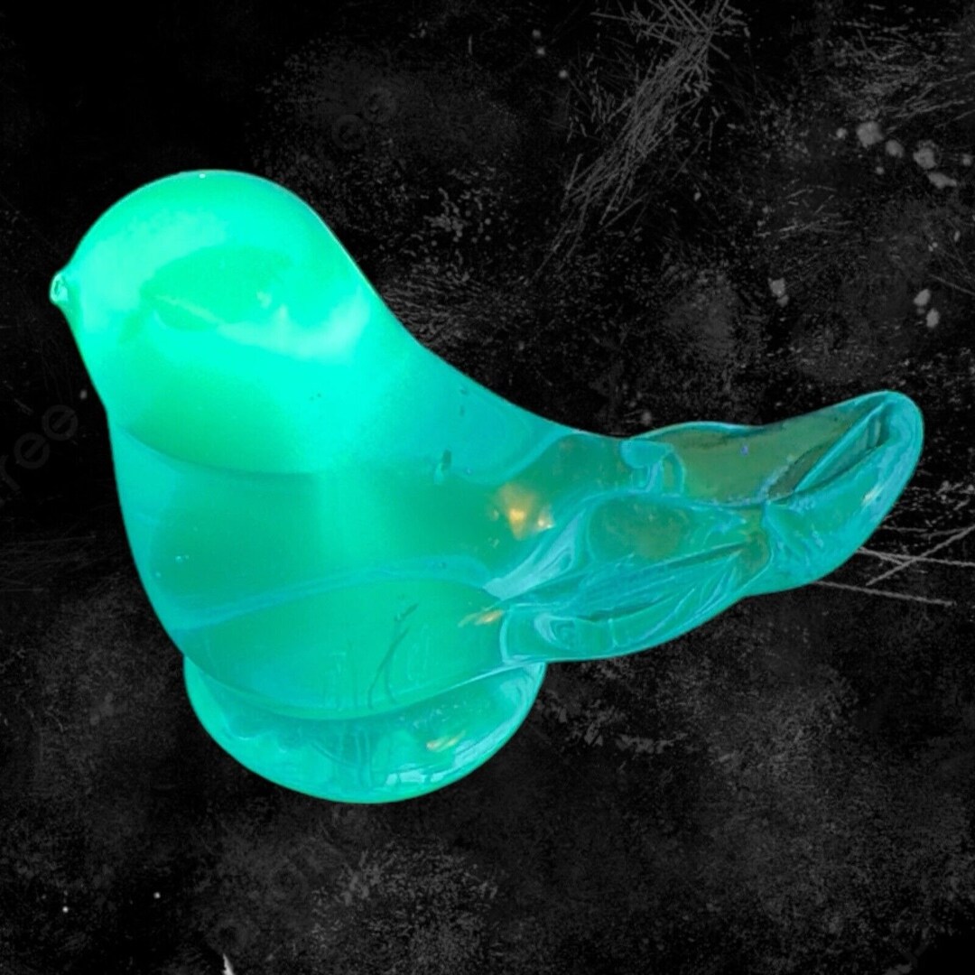 1986 Leo Ward Blue Bird of Happiness Glass Bird Manganese 365nm Green ...