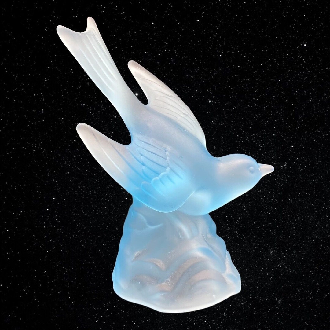 L.E Smith Art Glass Satin Frosted Light Blue Bird Figure 8.75”T 6”W - Etsy