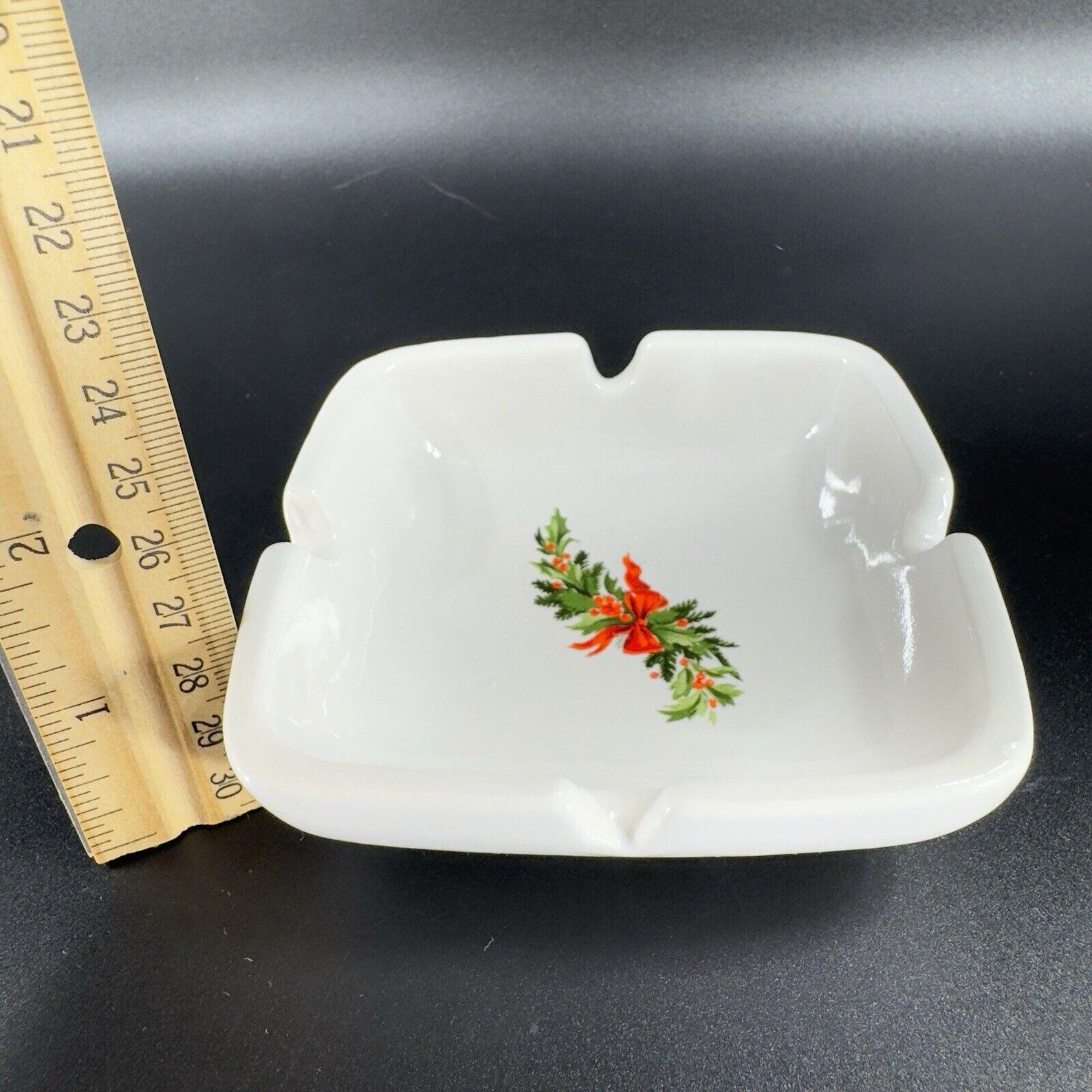 Haeger Pottery Christmas Holly Ashtray Holiday Christmas Heritage Tray ...