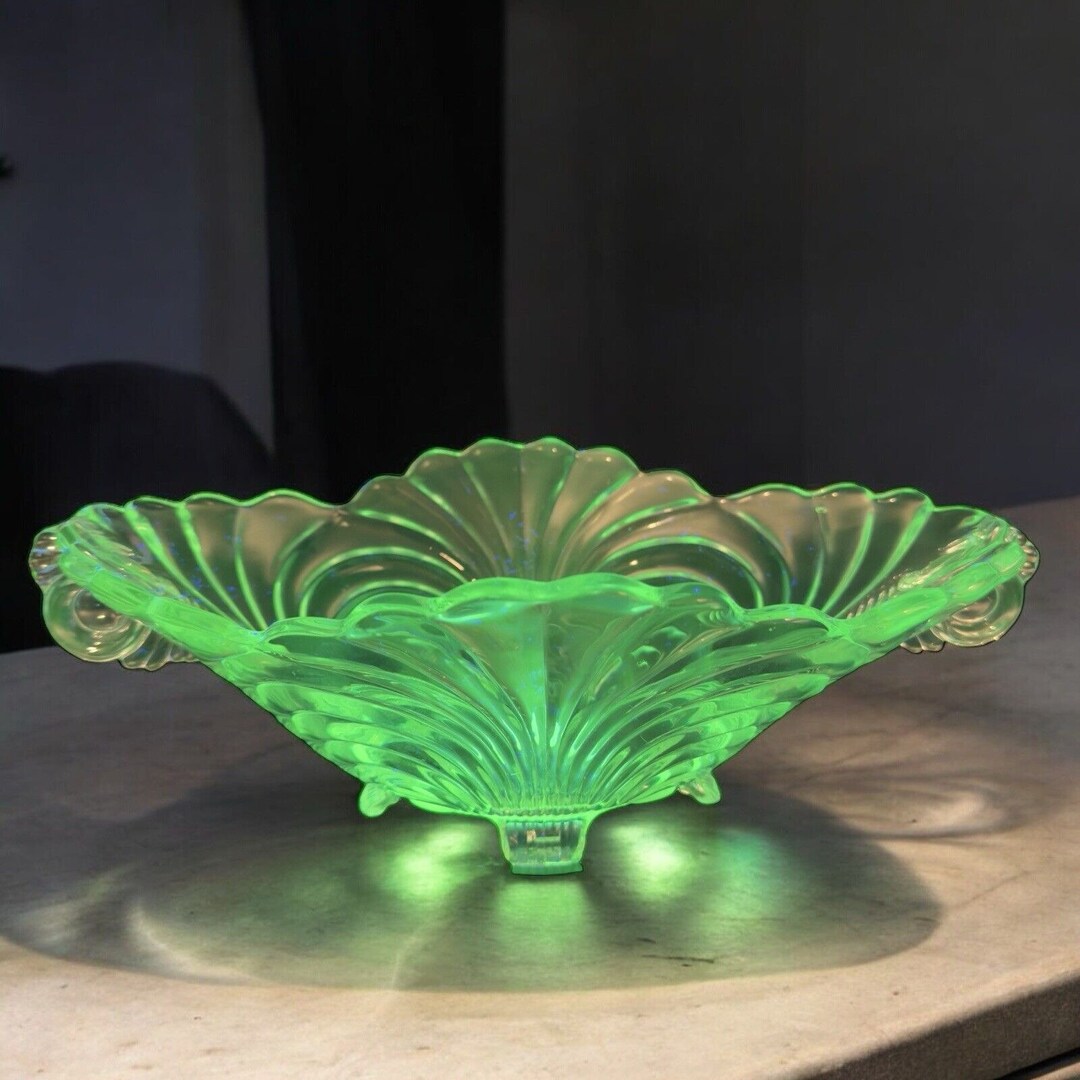 Cambridge Clear Glass Caprice Large Serving Bowl Manganese 365nm Green ...