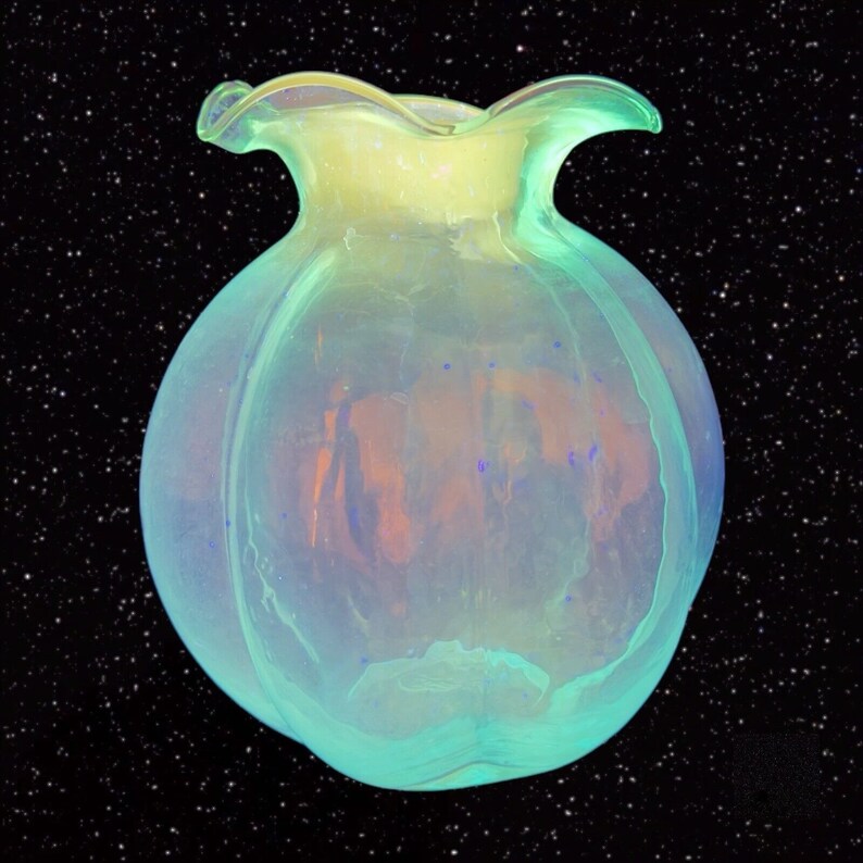 Transparent Blue Glass Vase Melon Round Bottom Manganese 365nm Green UV ...