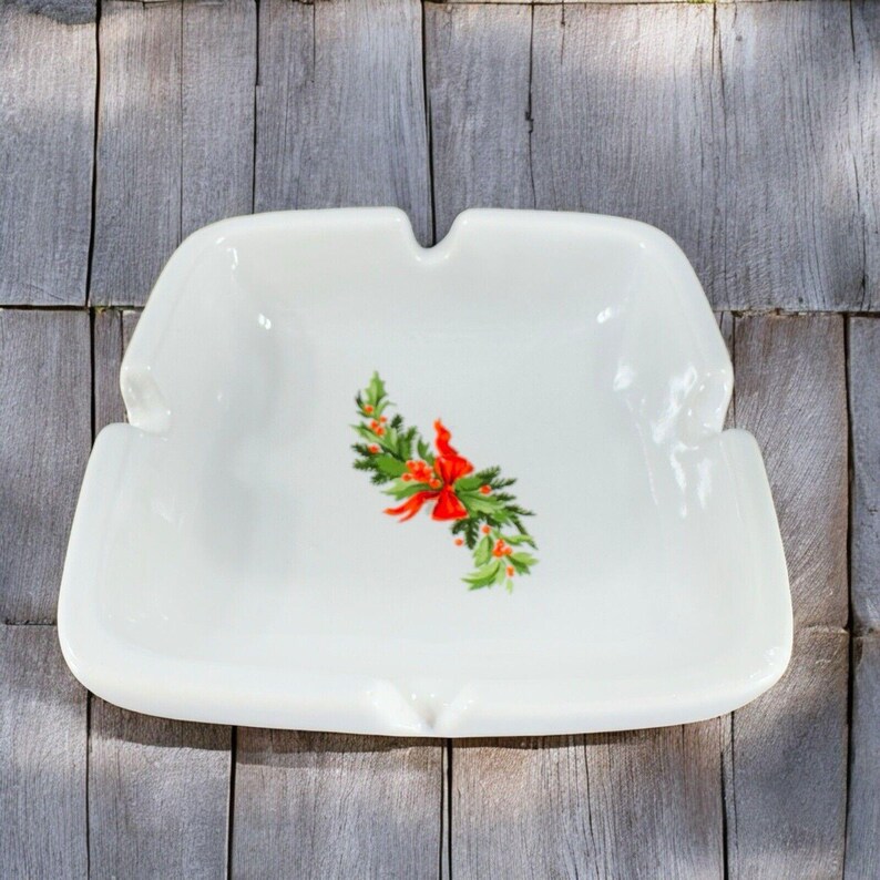 Haeger Pottery Christmas Holly Ashtray Holiday Christmas Heritage Tray ...