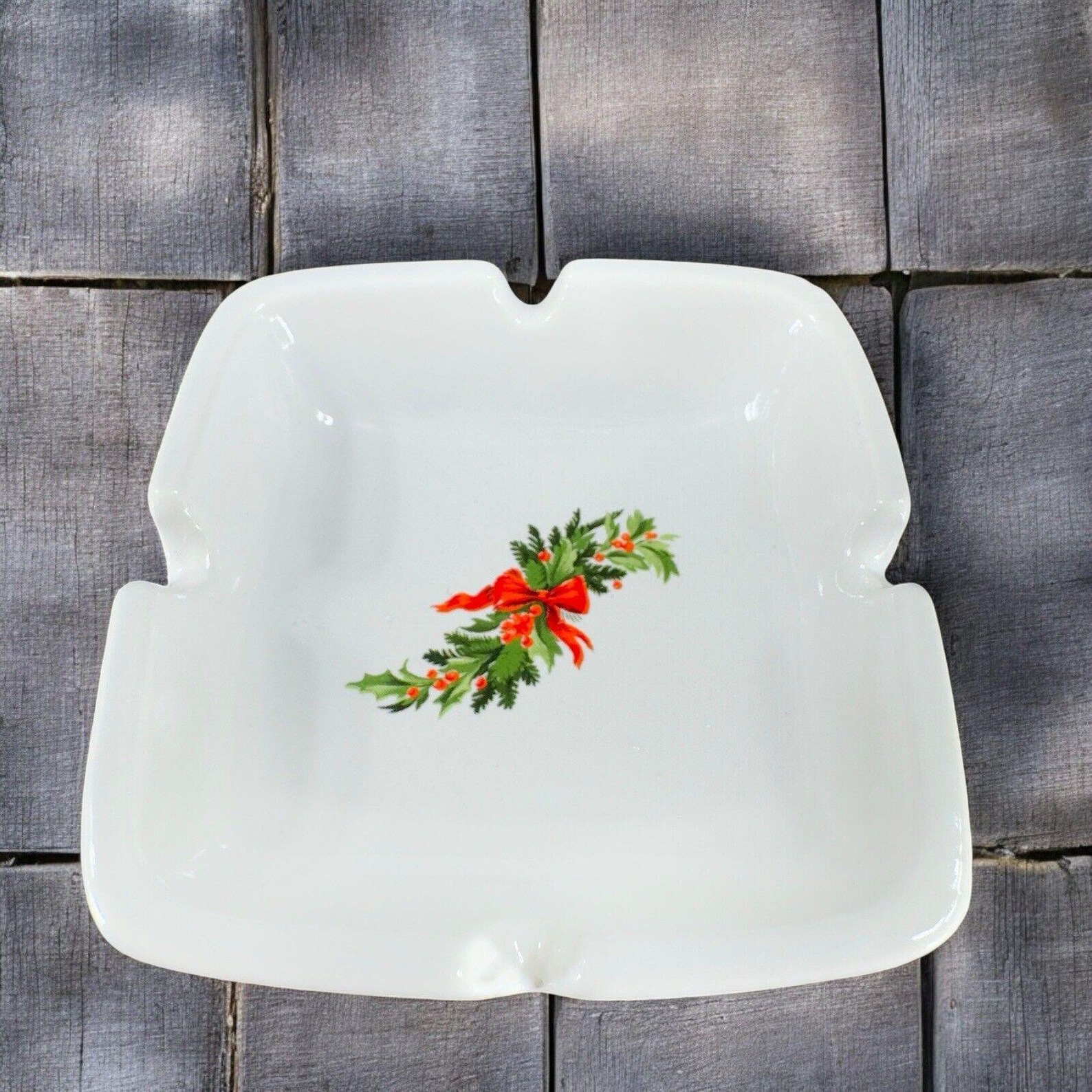 Haeger Pottery Christmas Holly Ashtray Holiday Christmas Heritage Tray ...