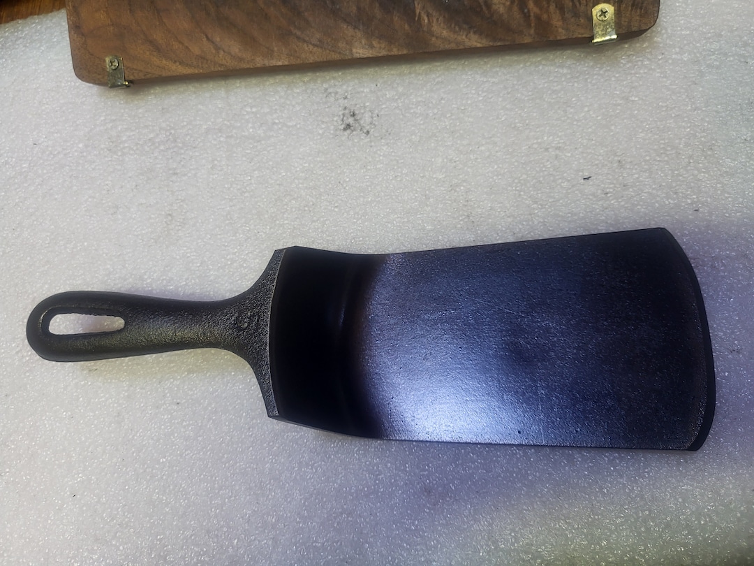 Cast Iron Spatula Made From an Unmarked, Vintage, 5 Skillet. Handmade ...
