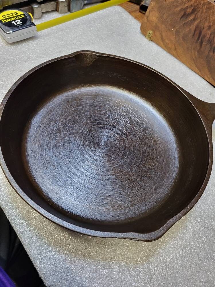 Vintage Lodge 3-notch Cast Iron Skillet. 6SK 6 With Heat - Etsy