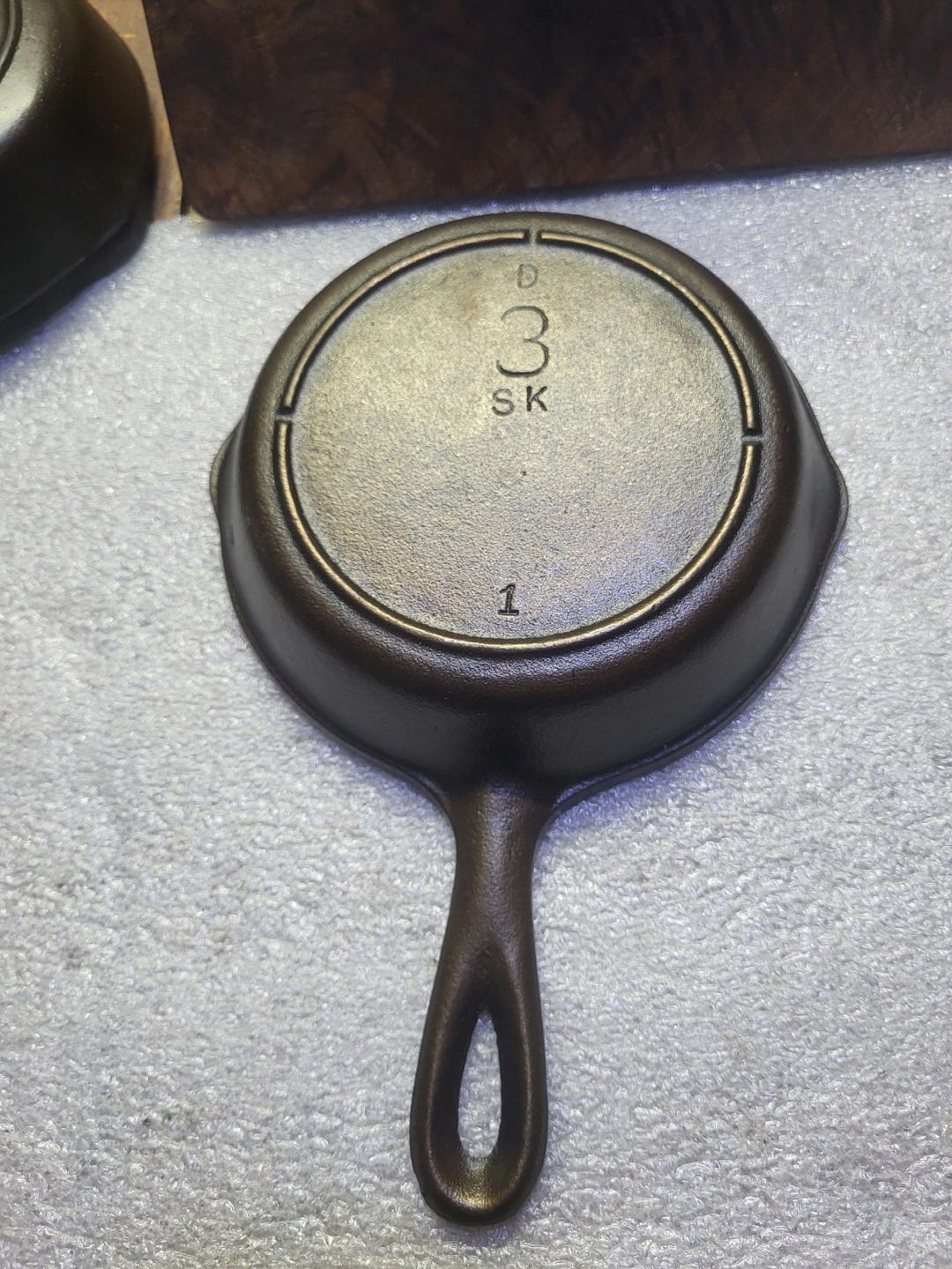 Vintage #3 Lodge 3-notch Cast Iron Skillet. - Etsy