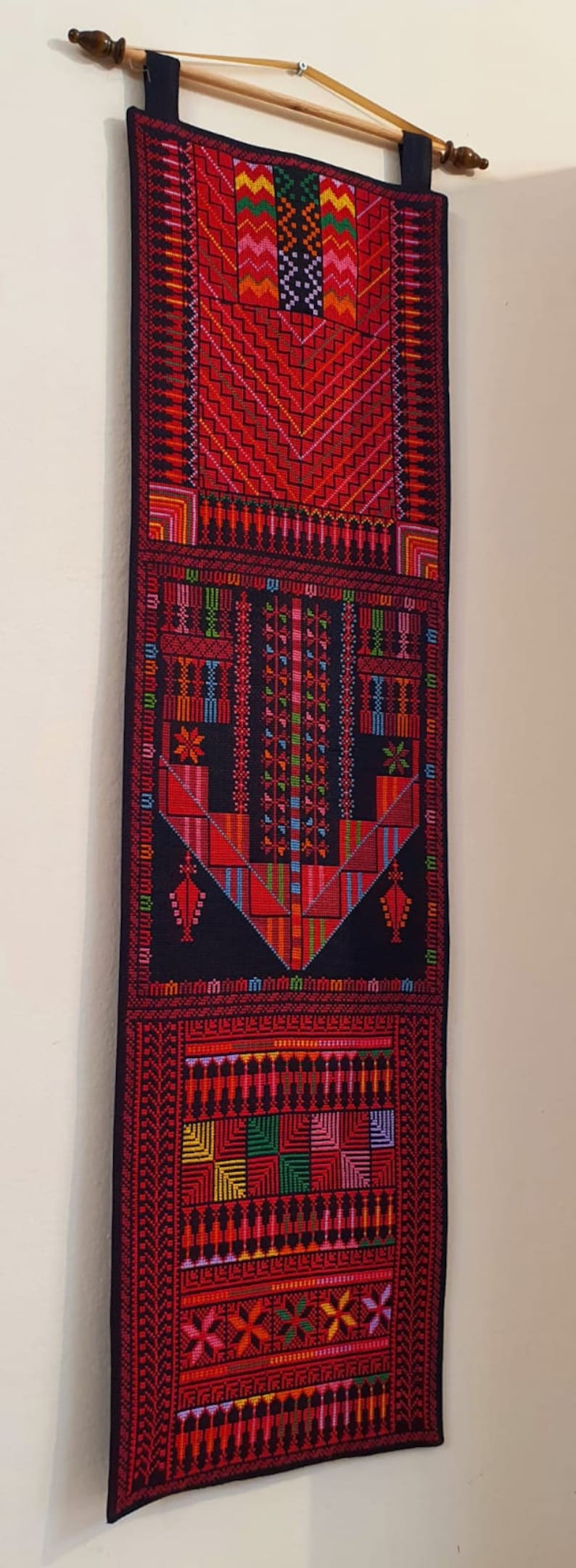 Palästinensische Stickerei als Wandbehang - Etsy.de