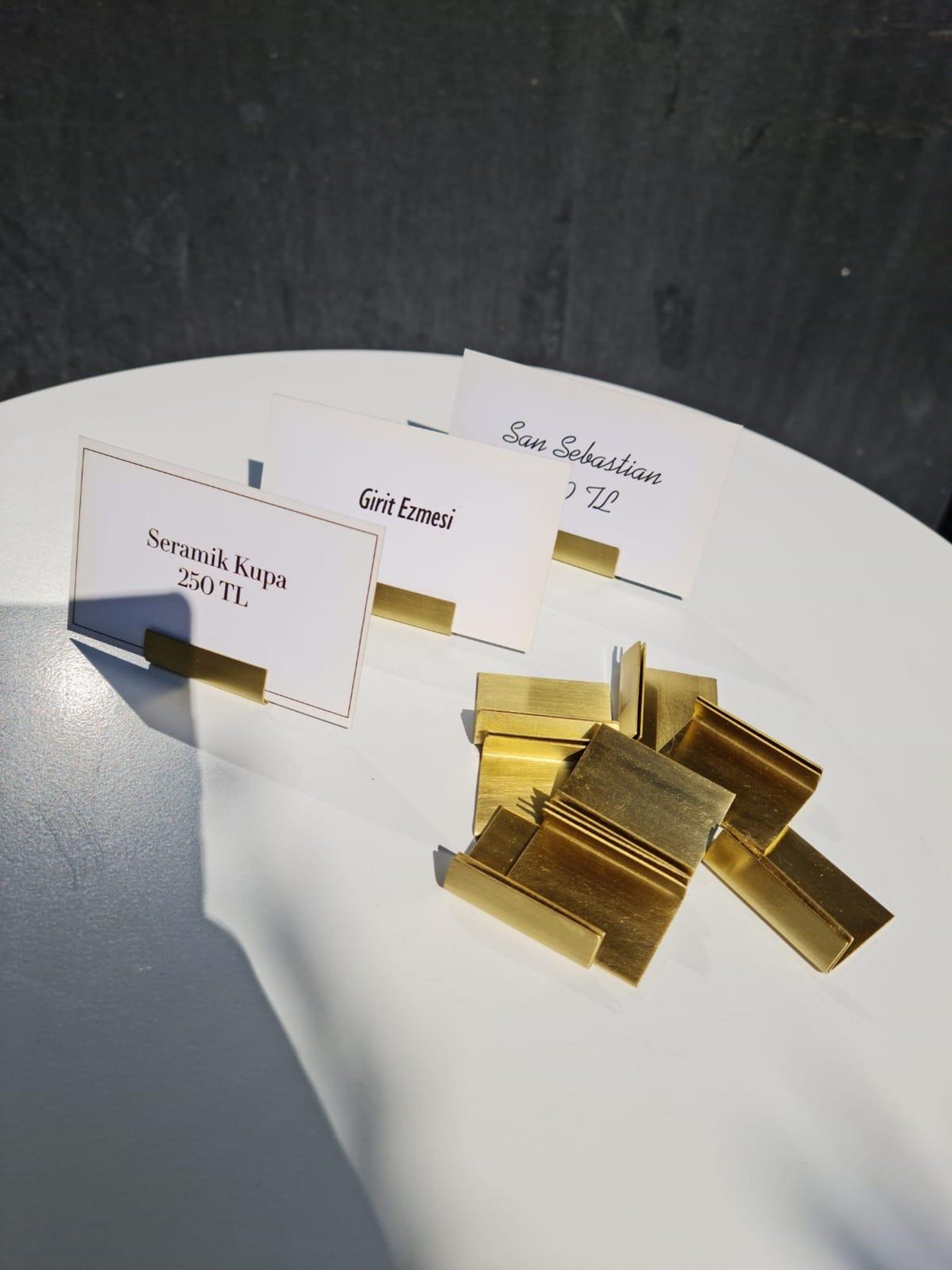 Brass Card Holder Sign: Tabletop Label Display With Blank Cards (min ...