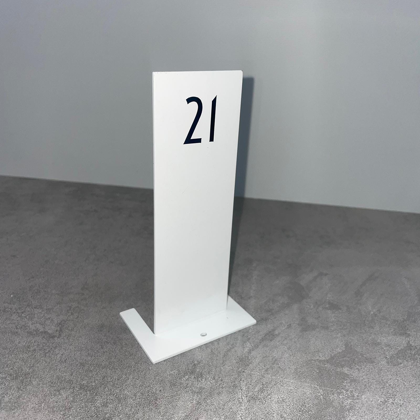 Minimalist Metal Table Numbers: Modern Restaurant Cafe Decor, Set of 20 ...