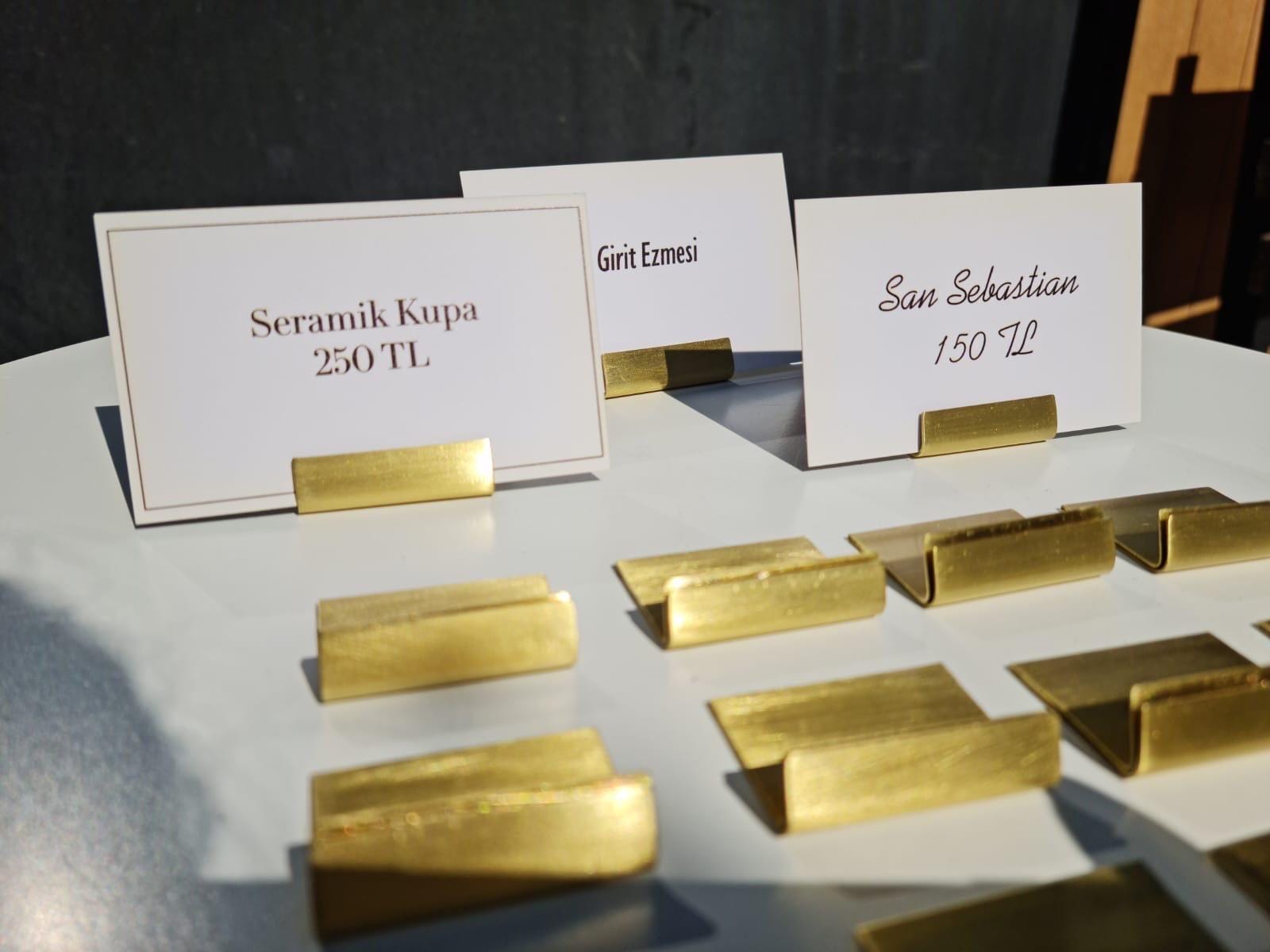 Brass Card Holder Sign: Tabletop Label Display With Blank Cards (min ...