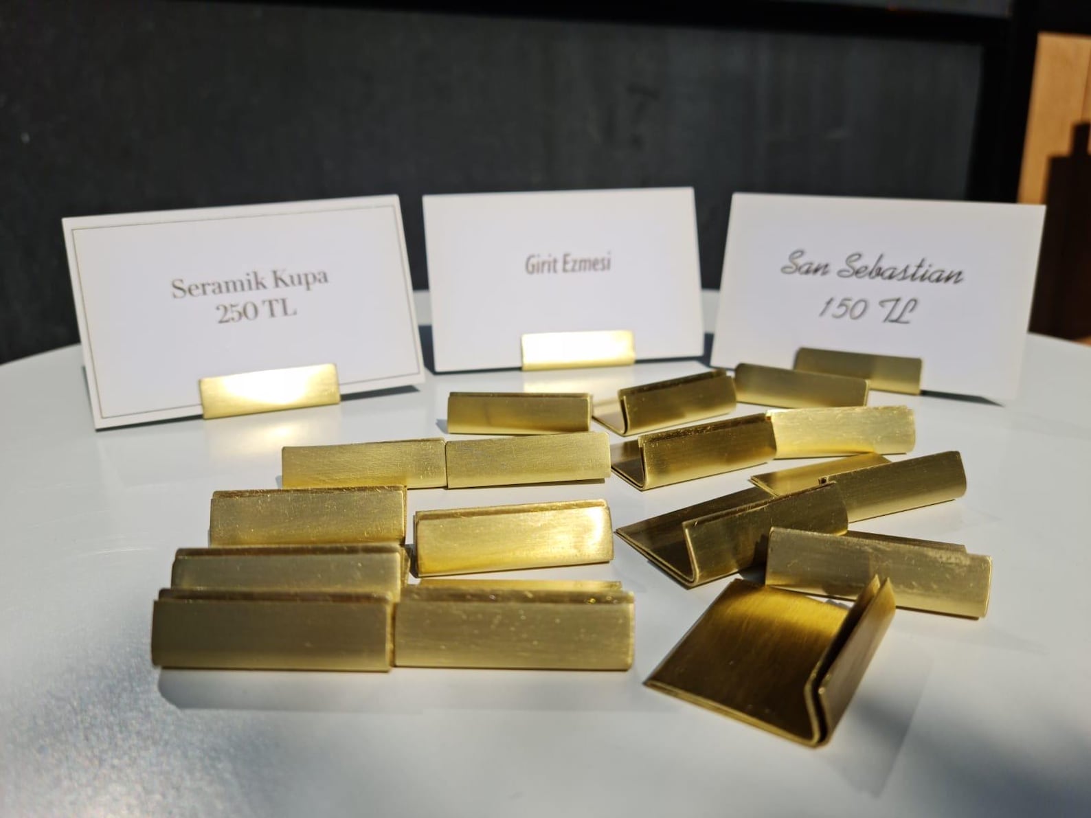 Brass Card Holder Sign: Tabletop Label Display With Blank Cards (min ...