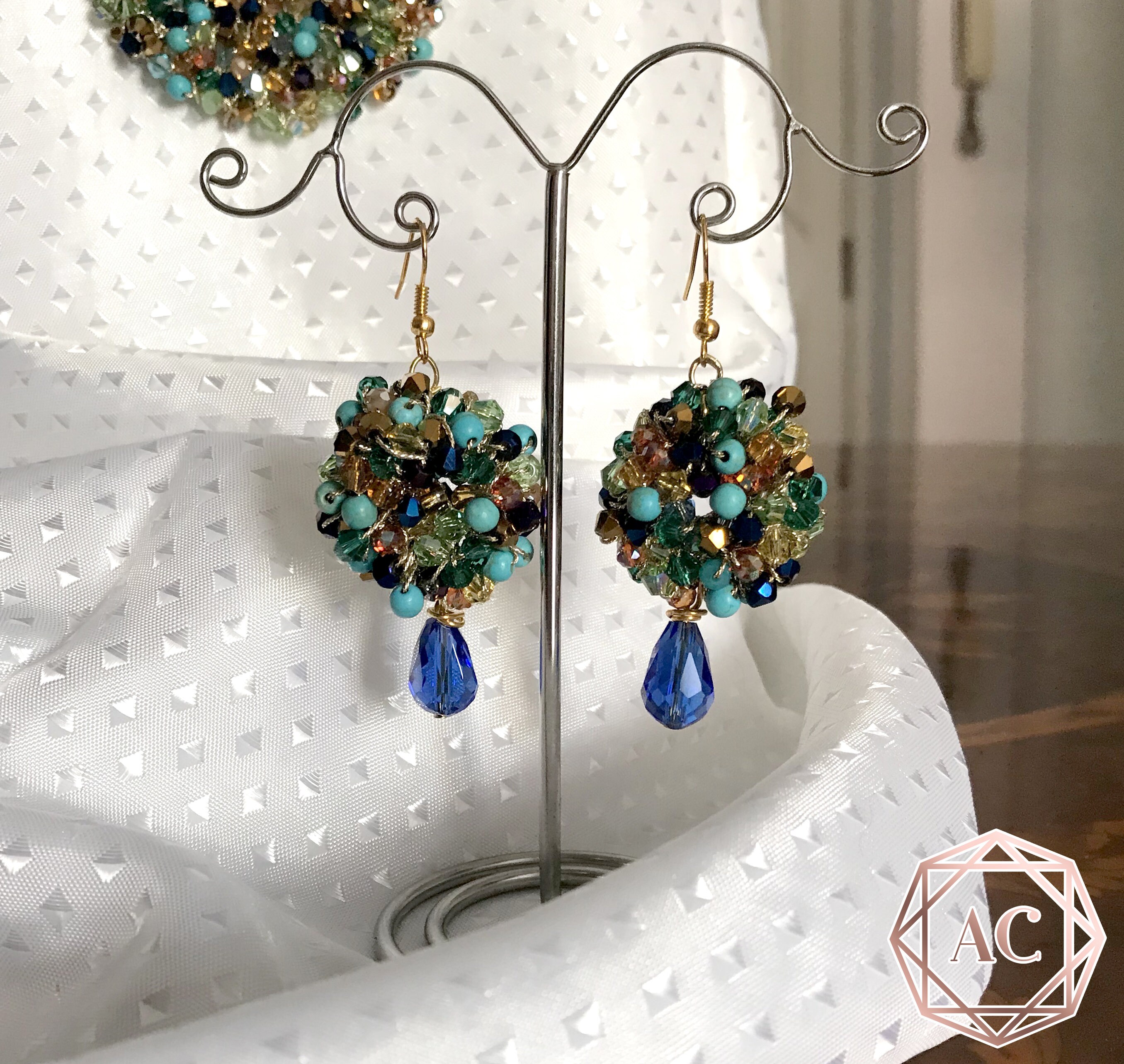 Brillante y colorido completo con collar, pulsera, pendientes en tonos ...