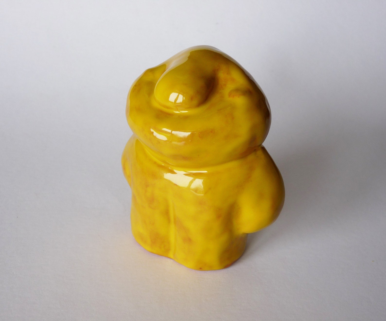 Regalo original y artístico figura de cerámica amarilla de | Etsy