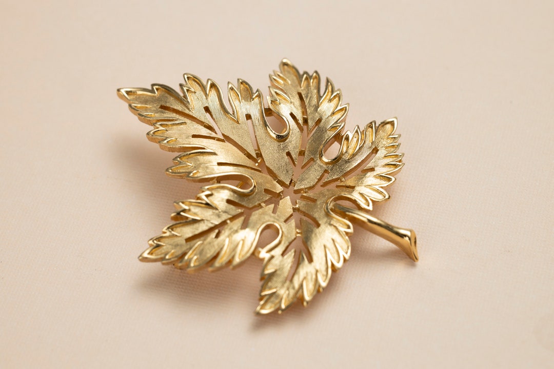 Trifari Vintage Signed Grape Leaf Pin Brooch - Etsy
