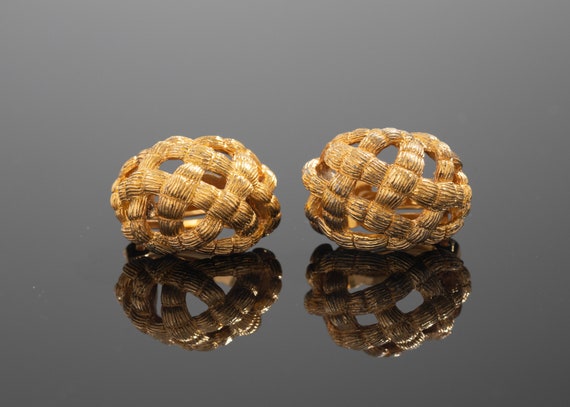 Gold Basket Weave Erwin Pearl Clip On Earrings - Gem