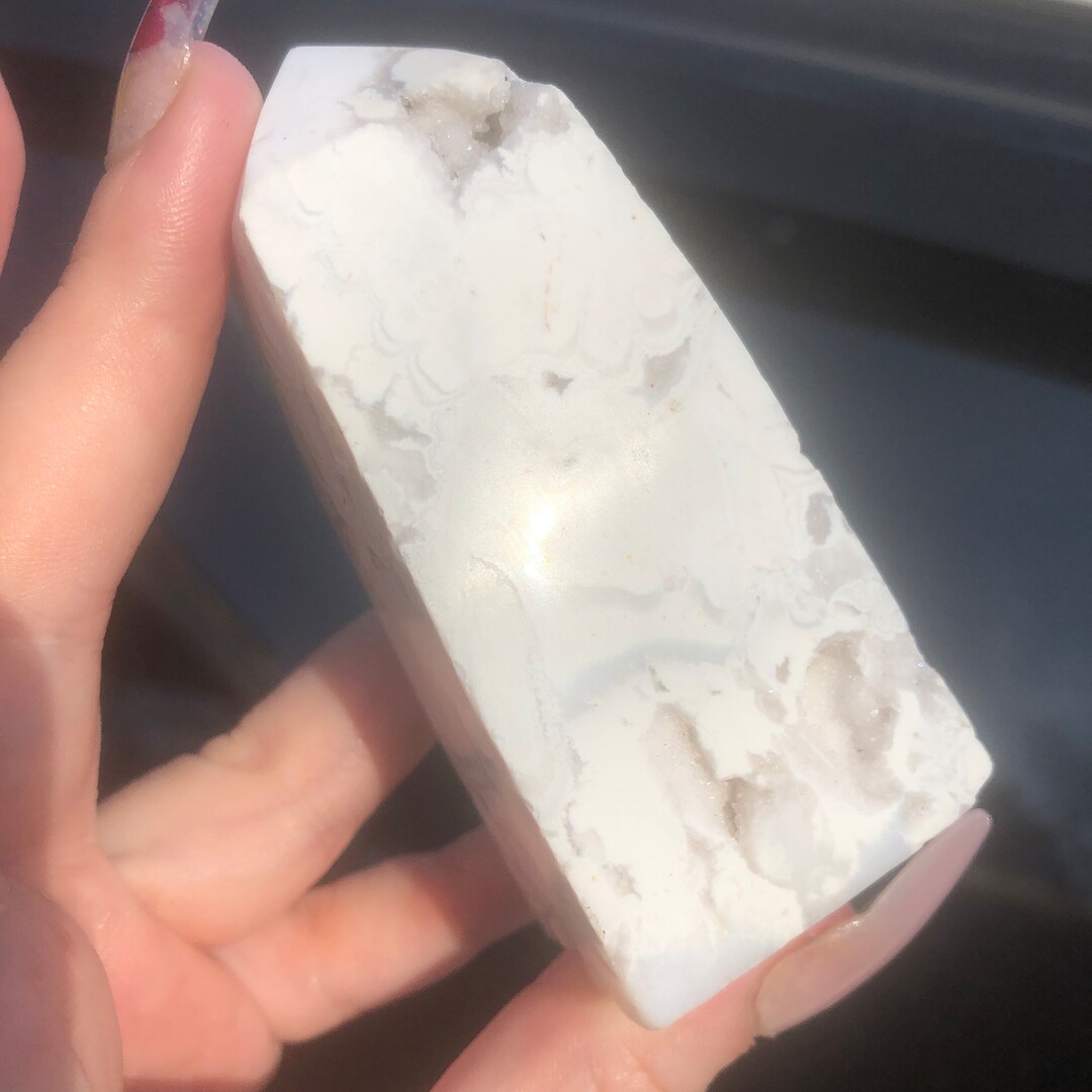 HIGH QUALITY White Snow Agate Tower With Druzy Pocket White Plume Agate ...