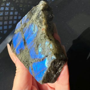 BLUE LABRADORITE Electric Blue Flash Labradorite Specimen Labradorite ...