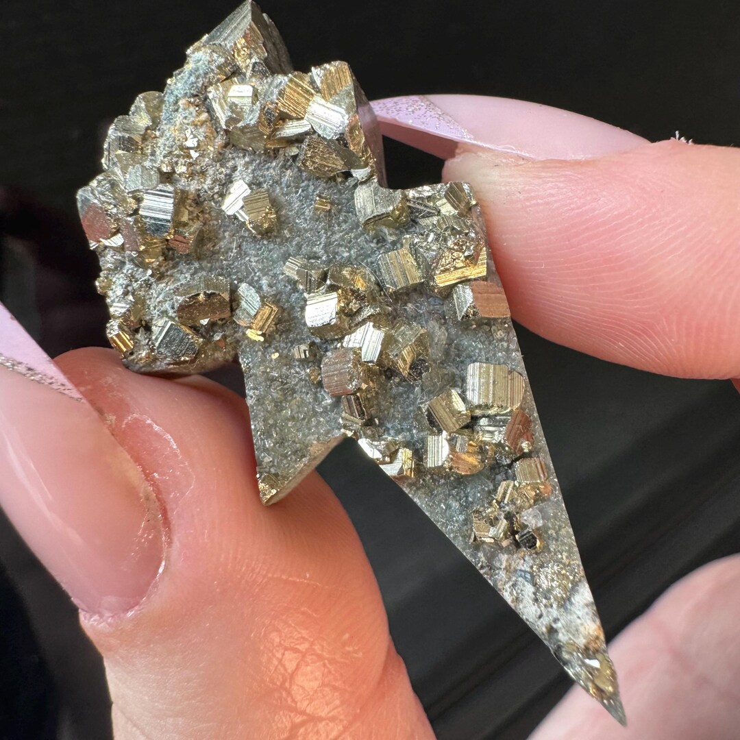 GENUINE PYRITE CRYSTAL Lightning Bolt Crystal Pyrite Stone Carving ...