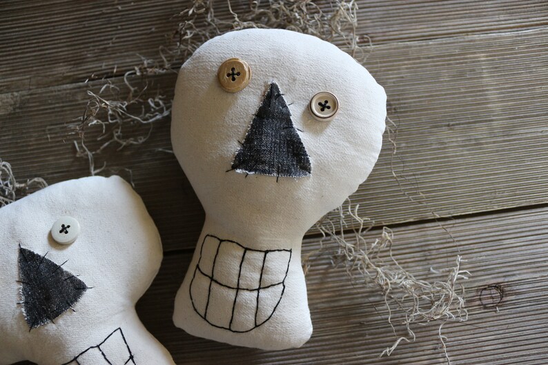 Primitive Not so Scary Skulls Bundle of 2 Skullshalloween - Etsy