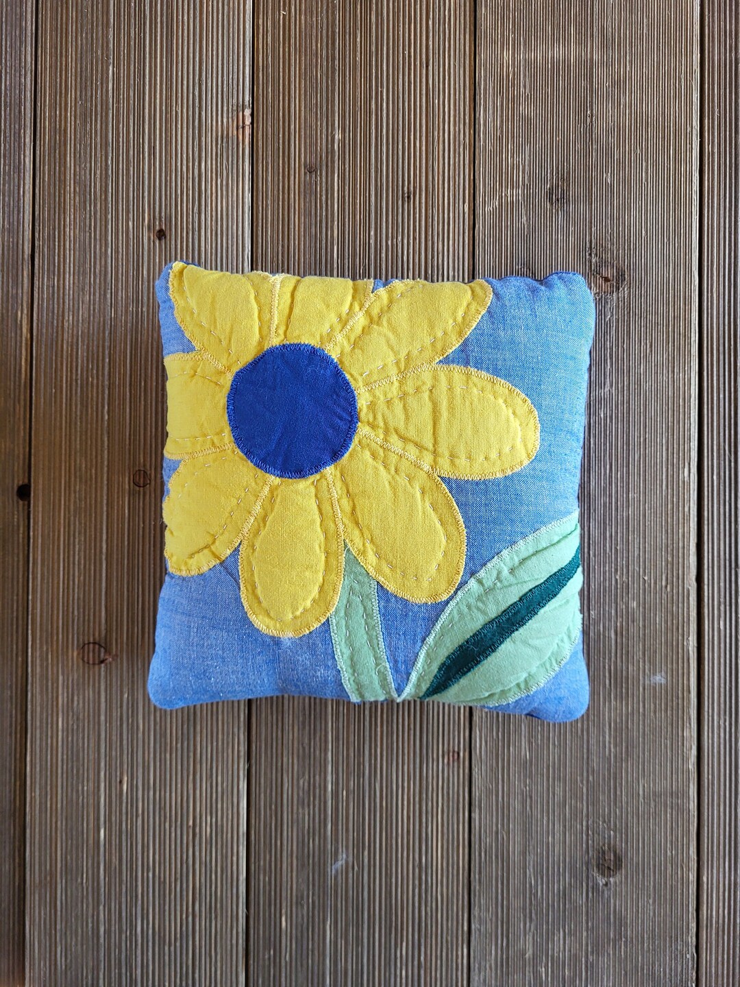 Vintage Daisy Pillow,small Flower Pillow,cabin Pillow,small Quilted ...