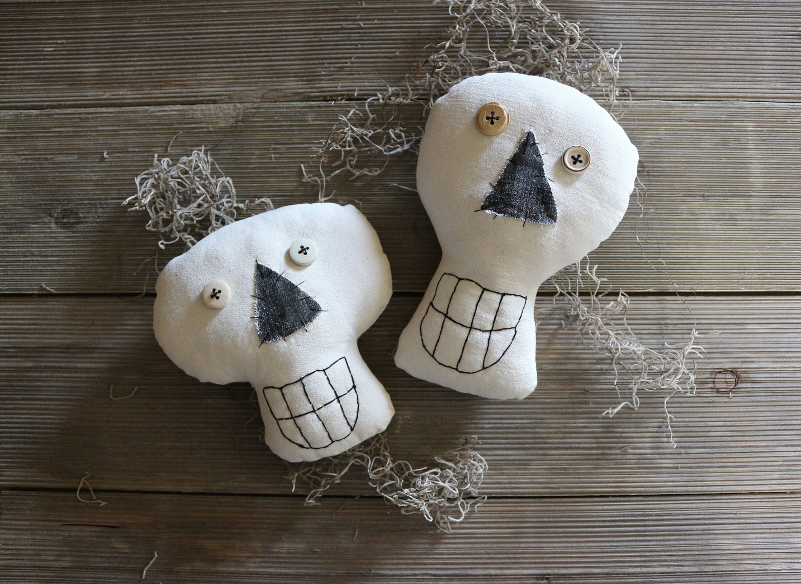 Primitive Not So Scary Skulls Bundle of 2 SkullsHalloween | Etsy