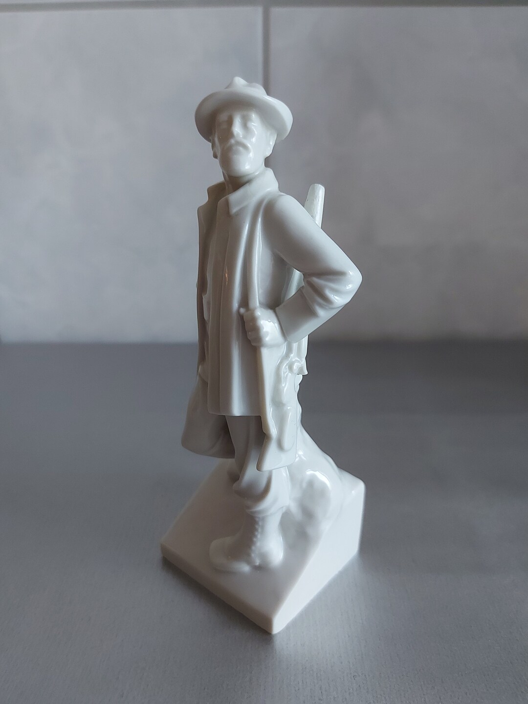 Schwarzburger Werkstättenporcelain Figure Hunter Mod.u27-1910s - Etsy