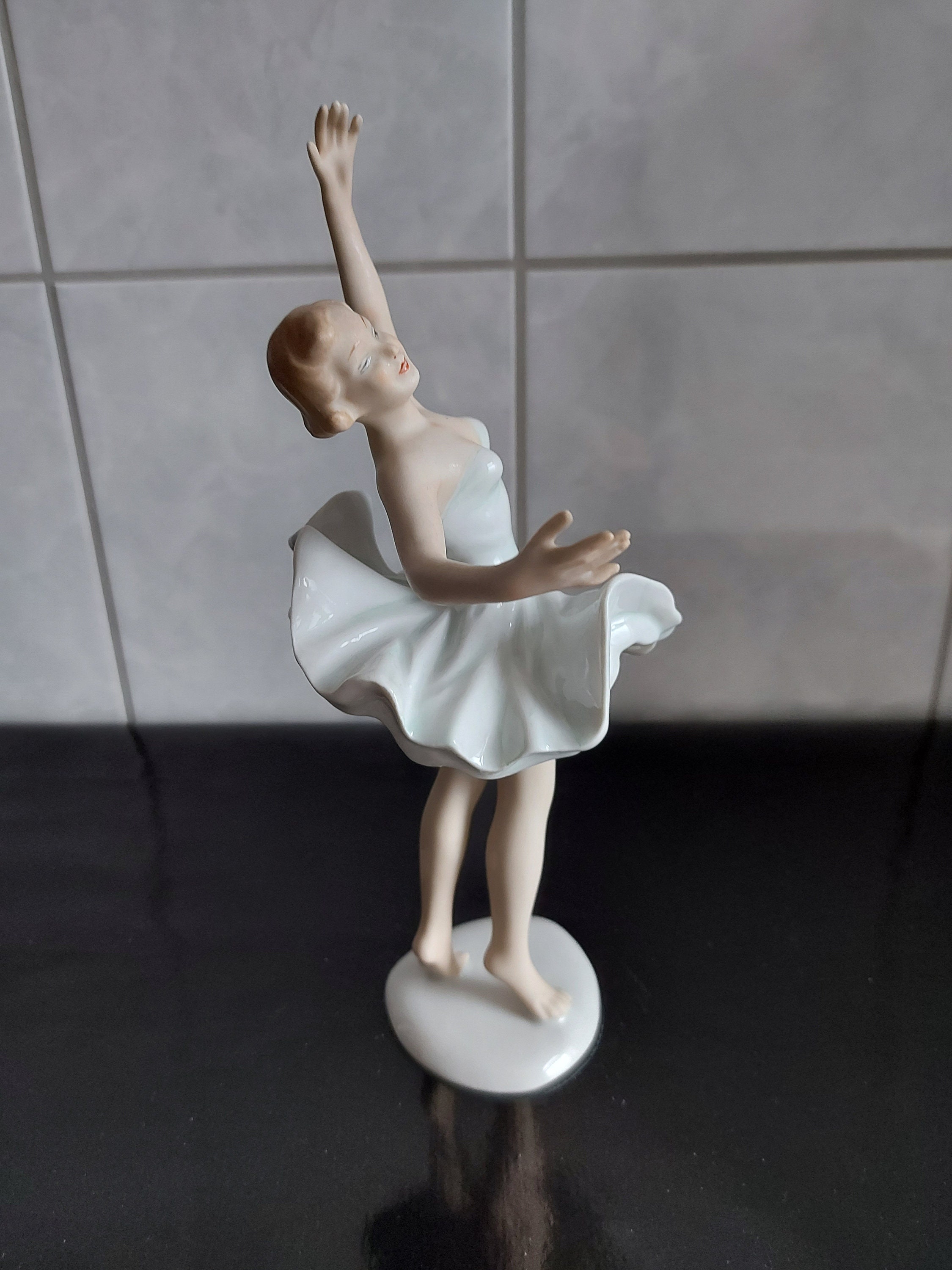 Wallendorf Porcelain Figurine Ballerina Tying Shoes 19 Cm - Etsy