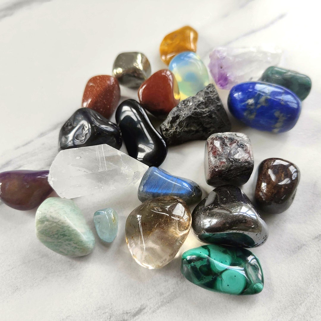 Minecraft Crystal Set - With Gift Bag and Information Leaflet Gemstones ...