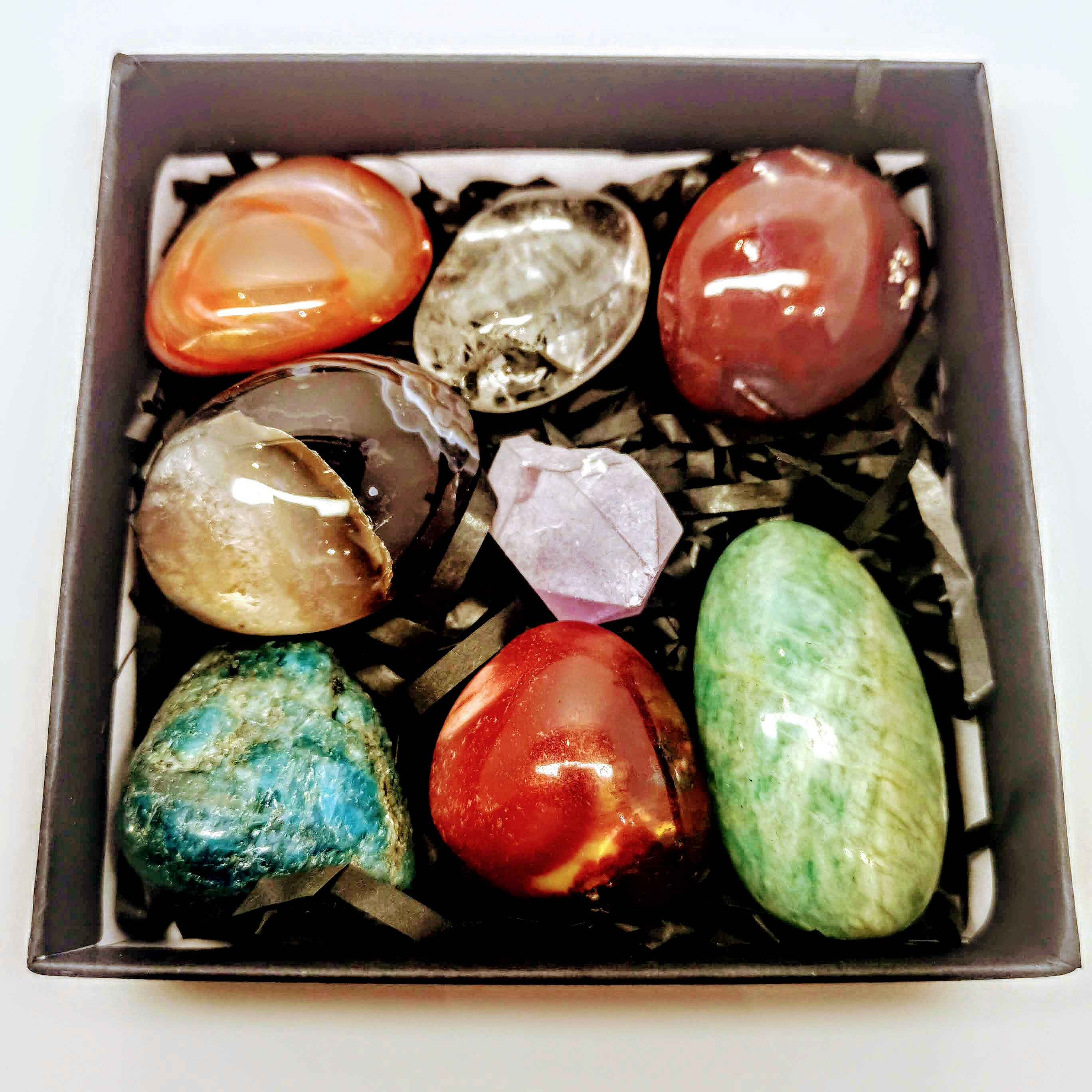 Medium Chakra Crystal Gemstone Gift set. 8 chakra gemstones in gift box ...