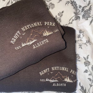 Vintage BANFF NATIONAL PARK Embroidered Crewneck ...